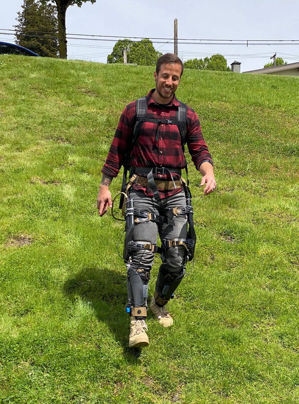 Trying Out the Amplify Knee Exoskeleton By Bionic Power Military ...