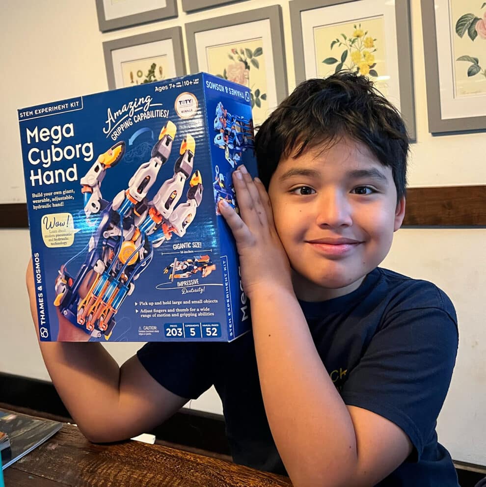 Can An 8 Year Old Build An Exo? KOSMOS Cyborg Hand Kit For Kids ...